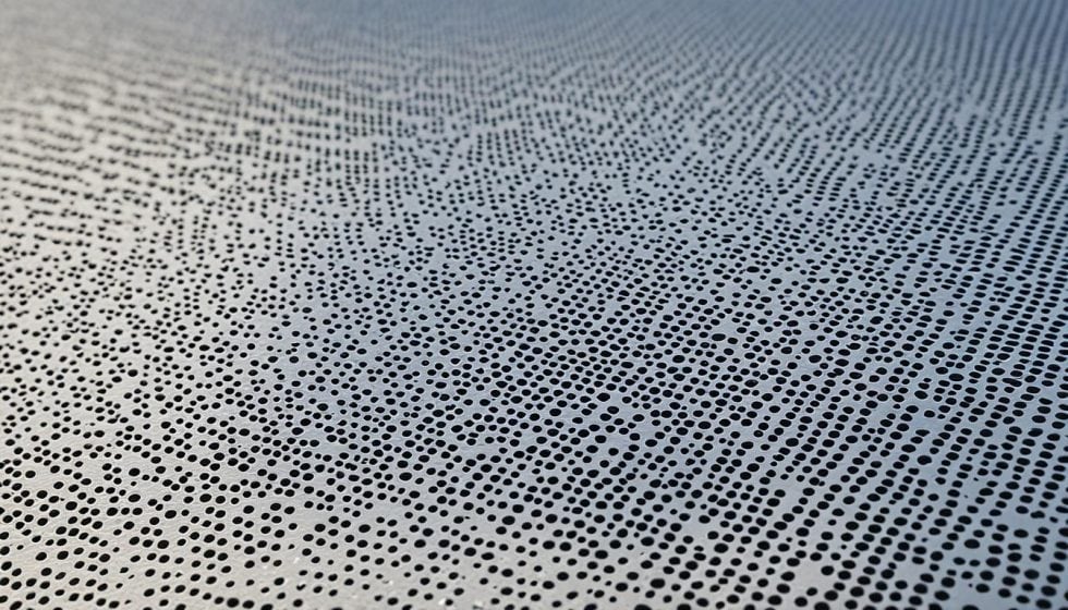 Microperforados para Exhibición: Calidad y Estilo